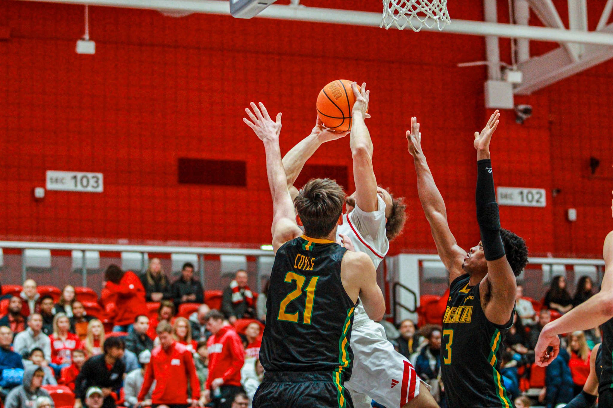 Siena men's basketball earns road win at Sacred Heart
