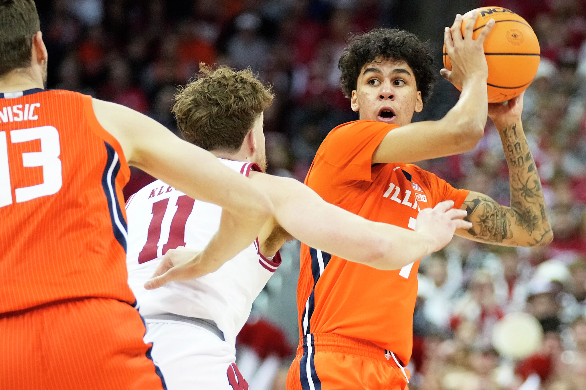 Illinois avoids postgame handshake with Wisconsin over illness fears