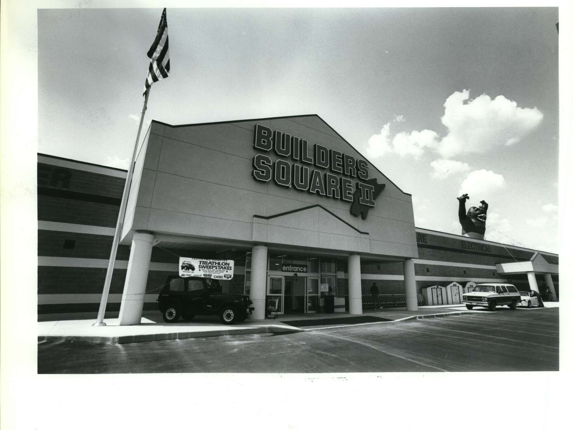 History: Why San Antonio's Builders Square fell by the wayside