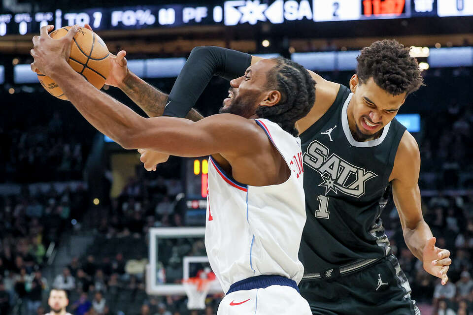 Spurs vs. Clippers: How to watch the game, who's starting, who's out