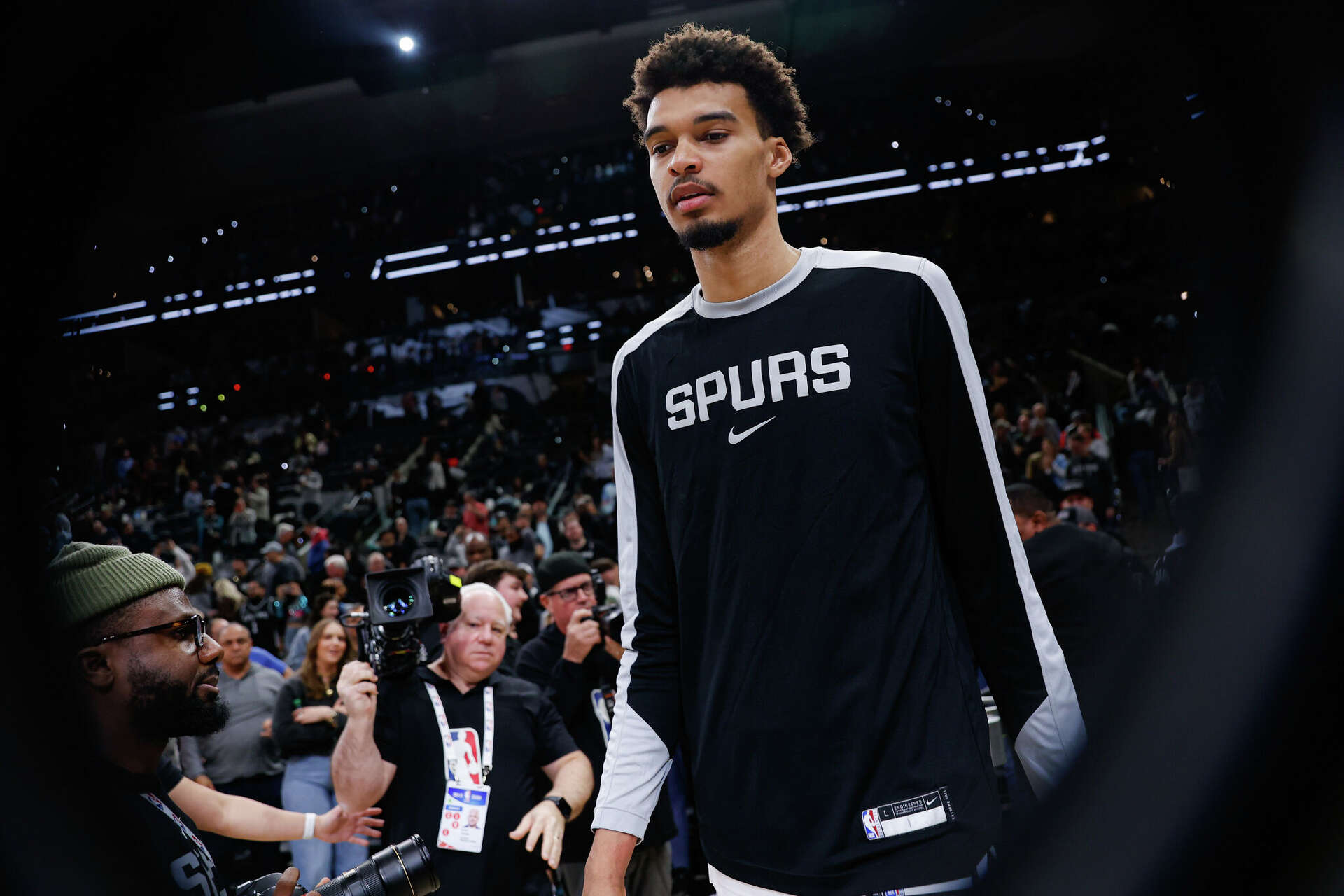 Circle these dates on the San Antonio Spurs' 2025-26 schedule