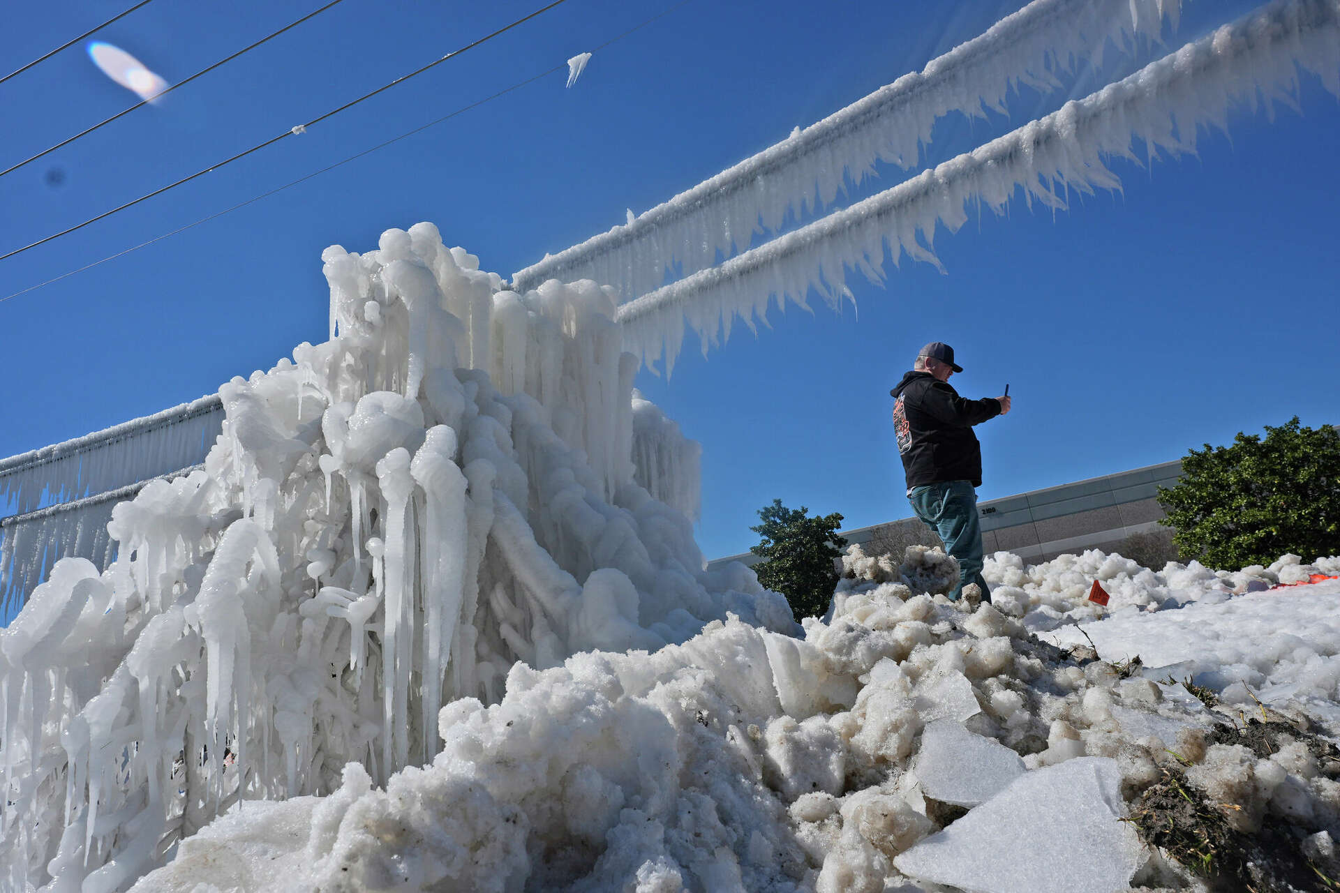 ERCOT: The Texas grid just served its largest winter power load ever