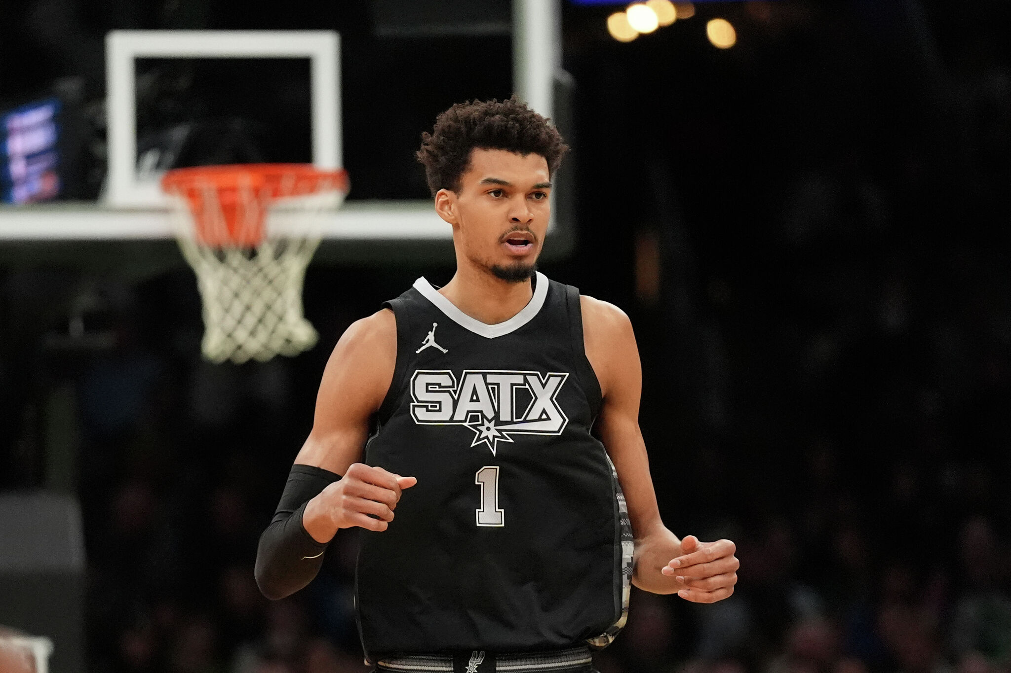 Spurs fans, sports world react to Wemby's season-ending setback