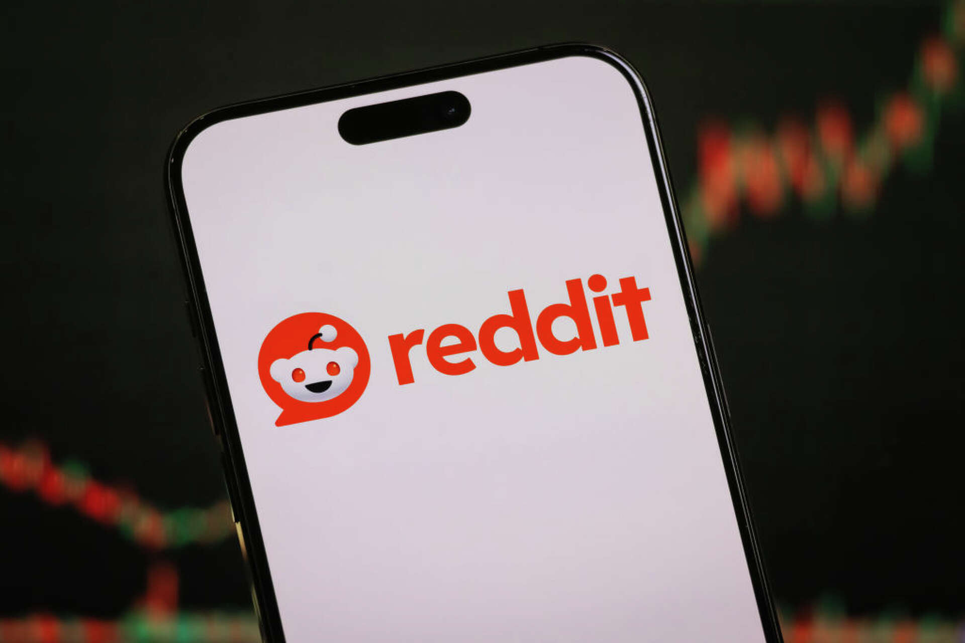 Reddit faces outages amid controversy over Elon Musk