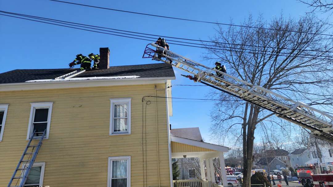 Danbury fire on Hoyt Street displaces 6 residents, official says