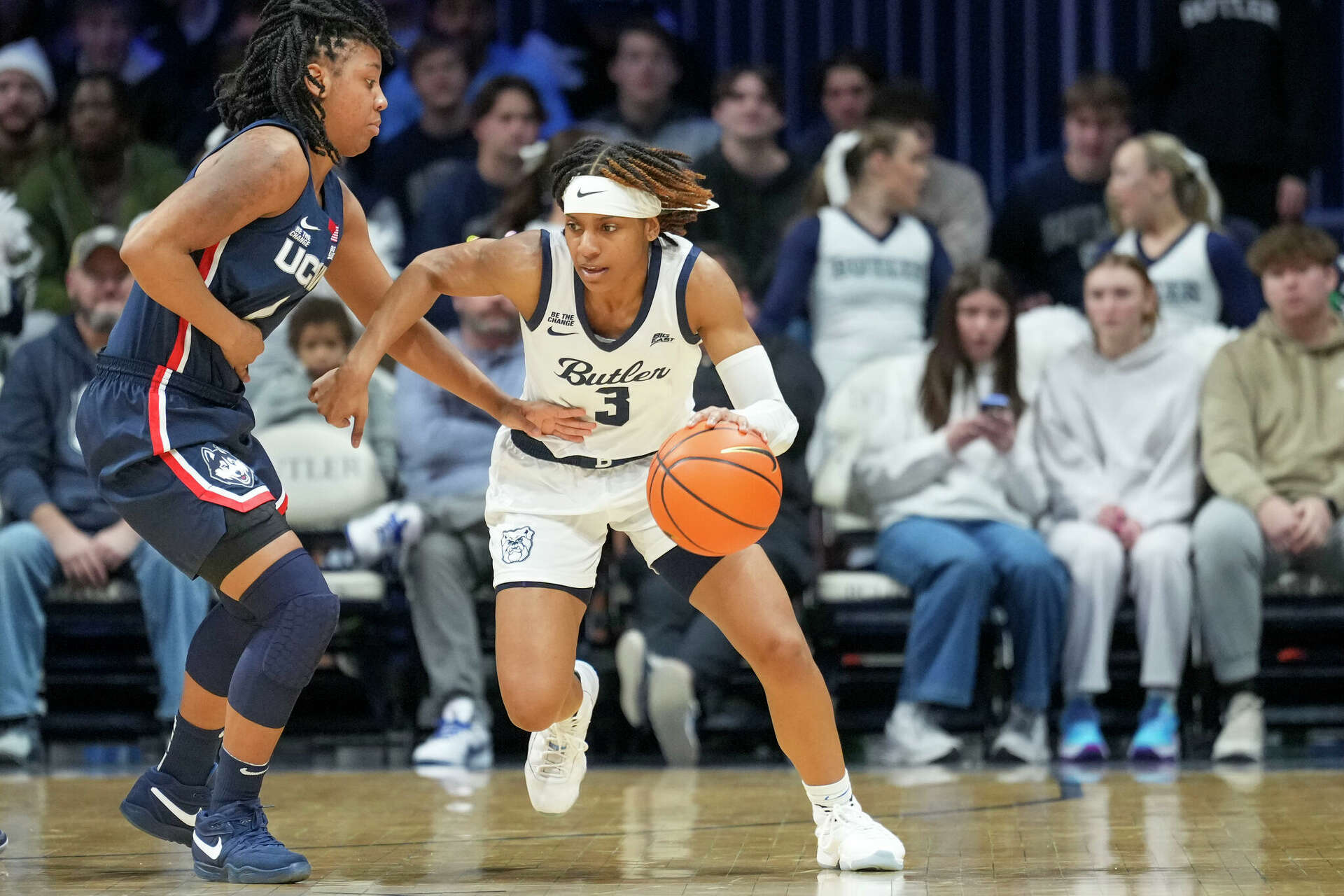 Paige Bueckers leads UConn women's basketball in rout of Butler