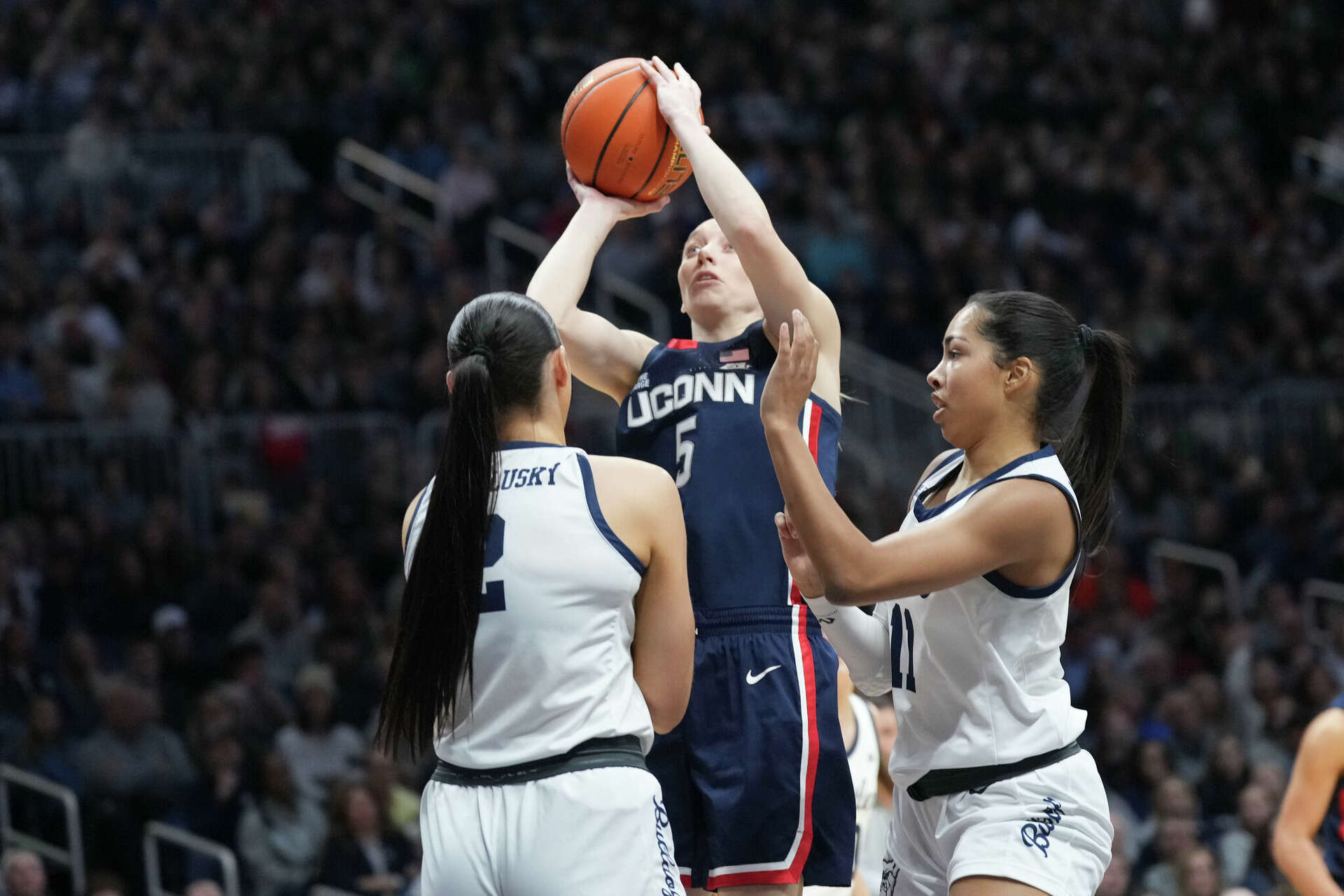 Paige Bueckers leads UConn women's basketball in rout of Butler