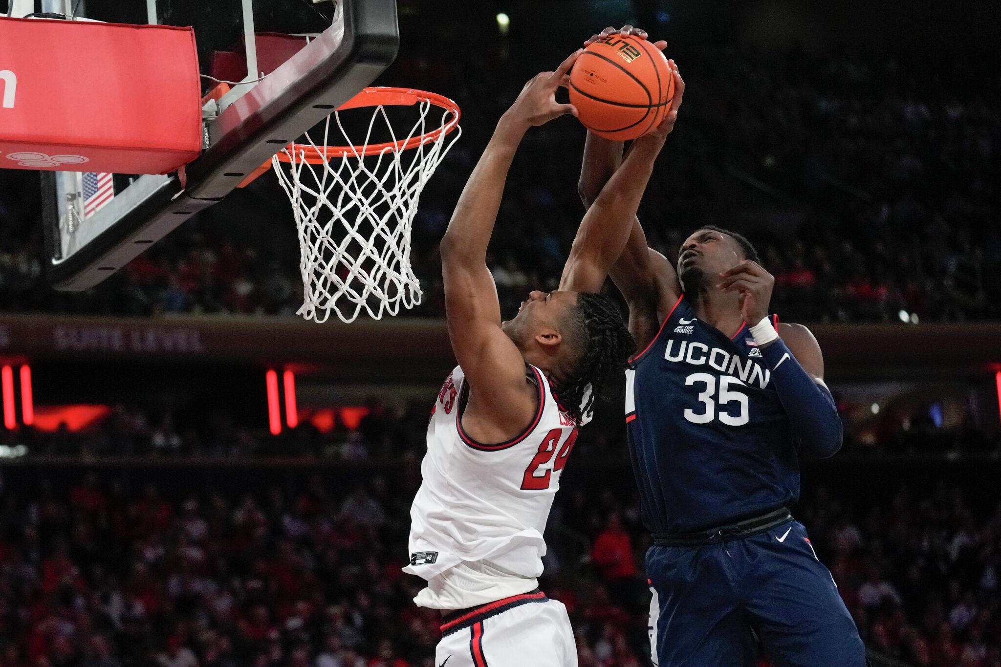 UConn to battle one team for Big East title, says Sports Illustrated