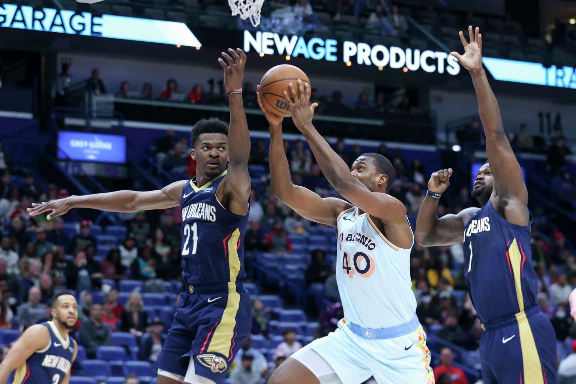Spurs' Harrison Barnes makes mark as NBA Iron Man