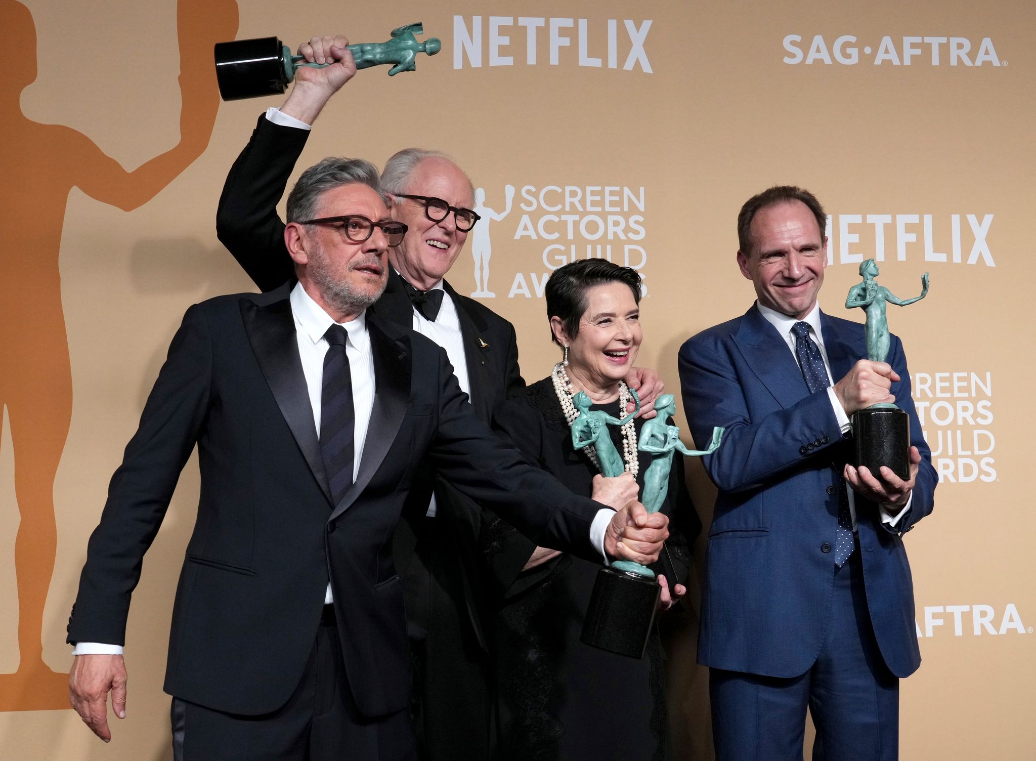 PHOTO COLLECTION: 31st Annual SAG Awards - Press Room