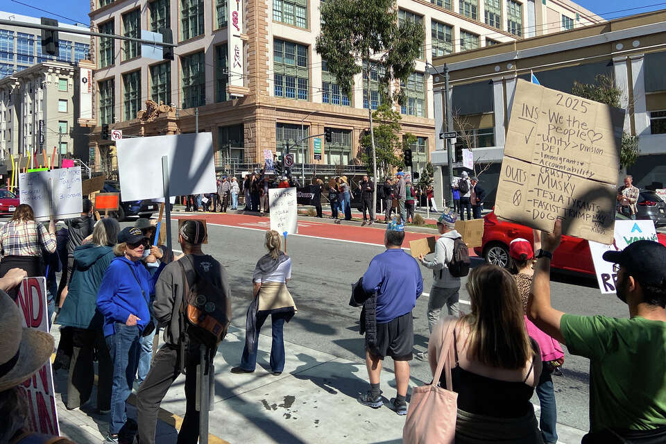 'Honk if u hate Elon': Busy thoroughfare becomes go-to SF protest spot
