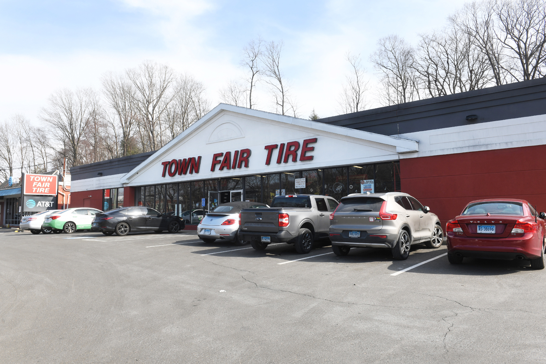 Property in Norwalk anchored by Town Fair Tire sells for nearly $3.4M