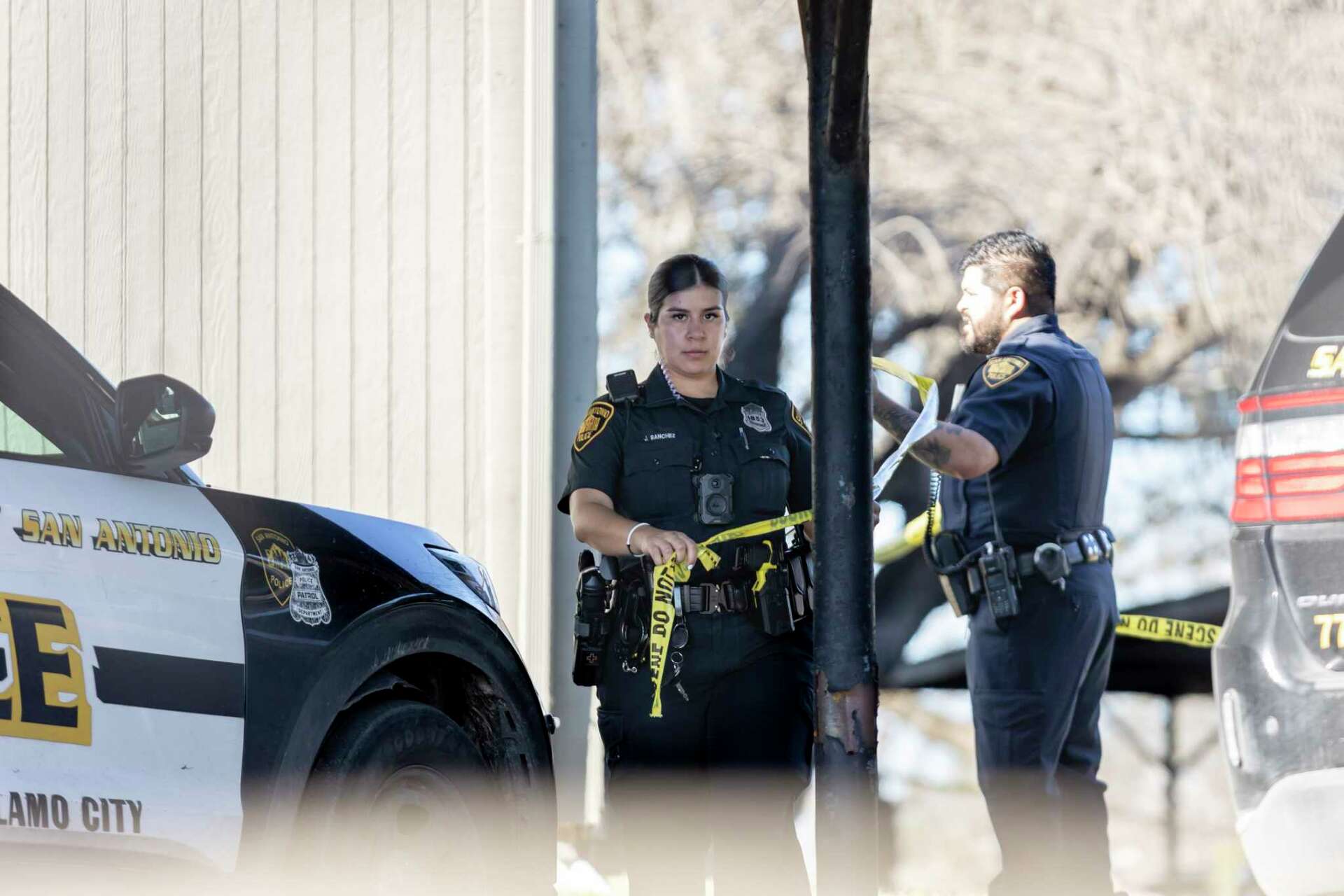 San Antonio police, SWAT arrest man after hours-long standoff