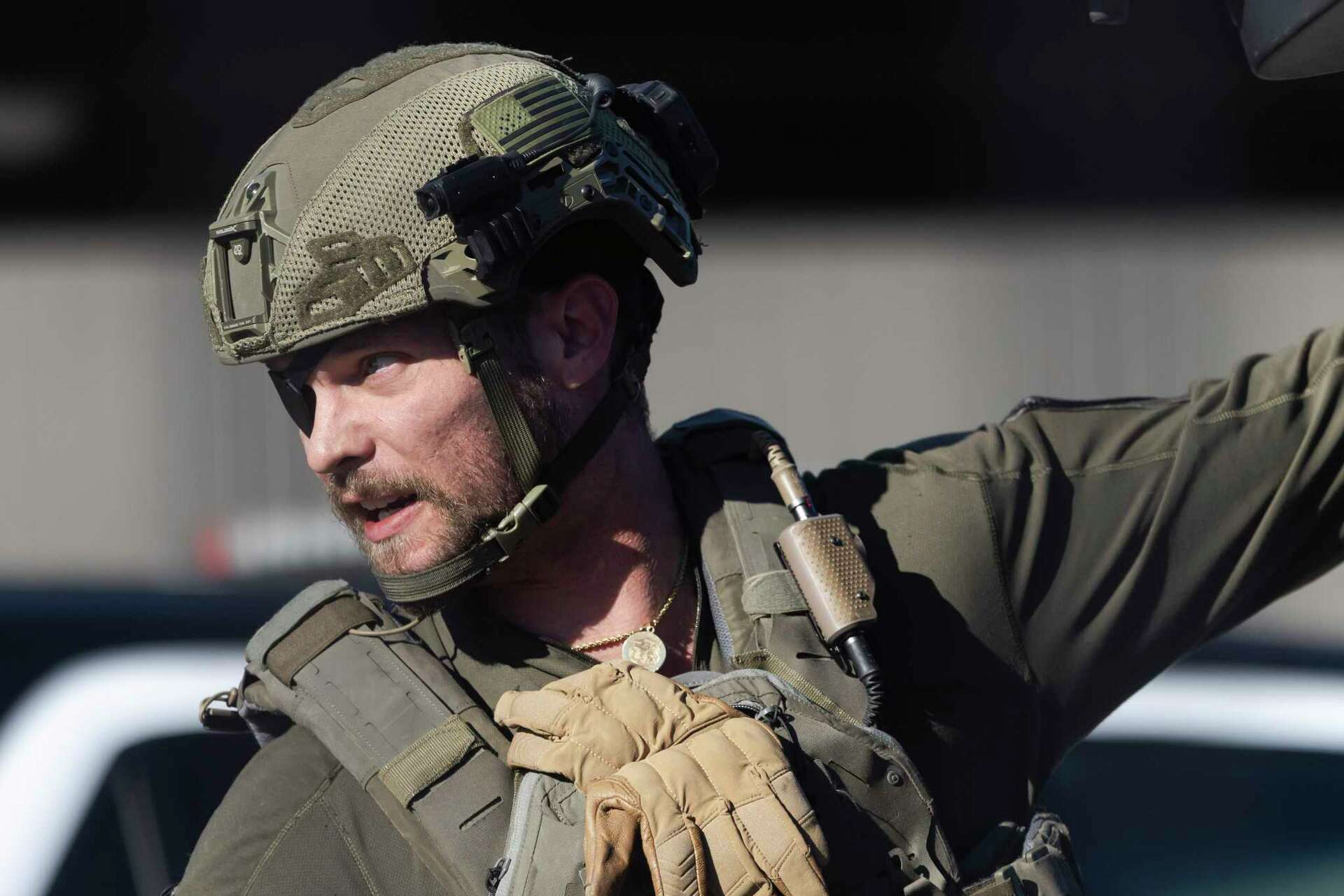 San Antonio police, SWAT arrest man after hours-long standoff