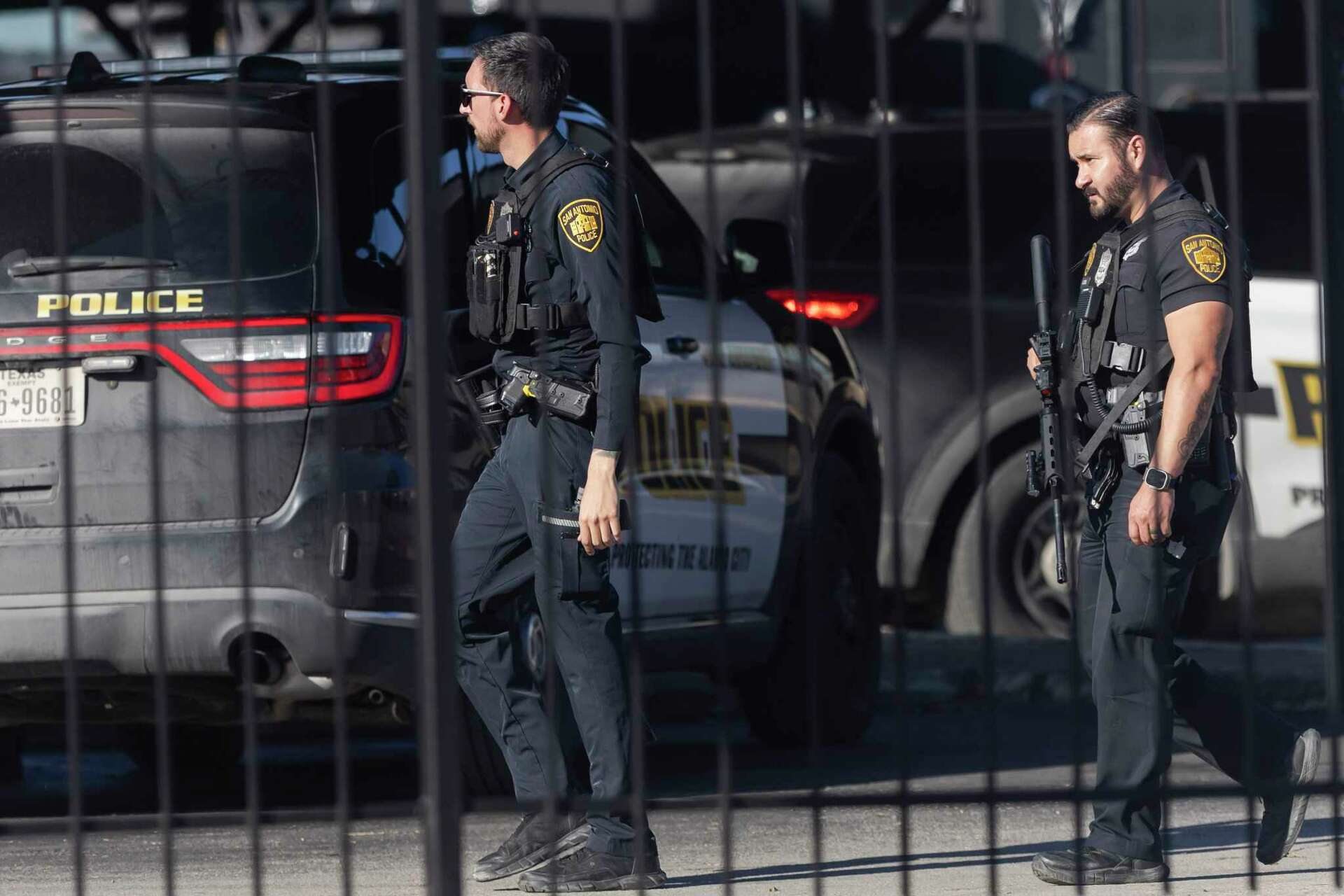 San Antonio police, SWAT arrest man after hours-long standoff