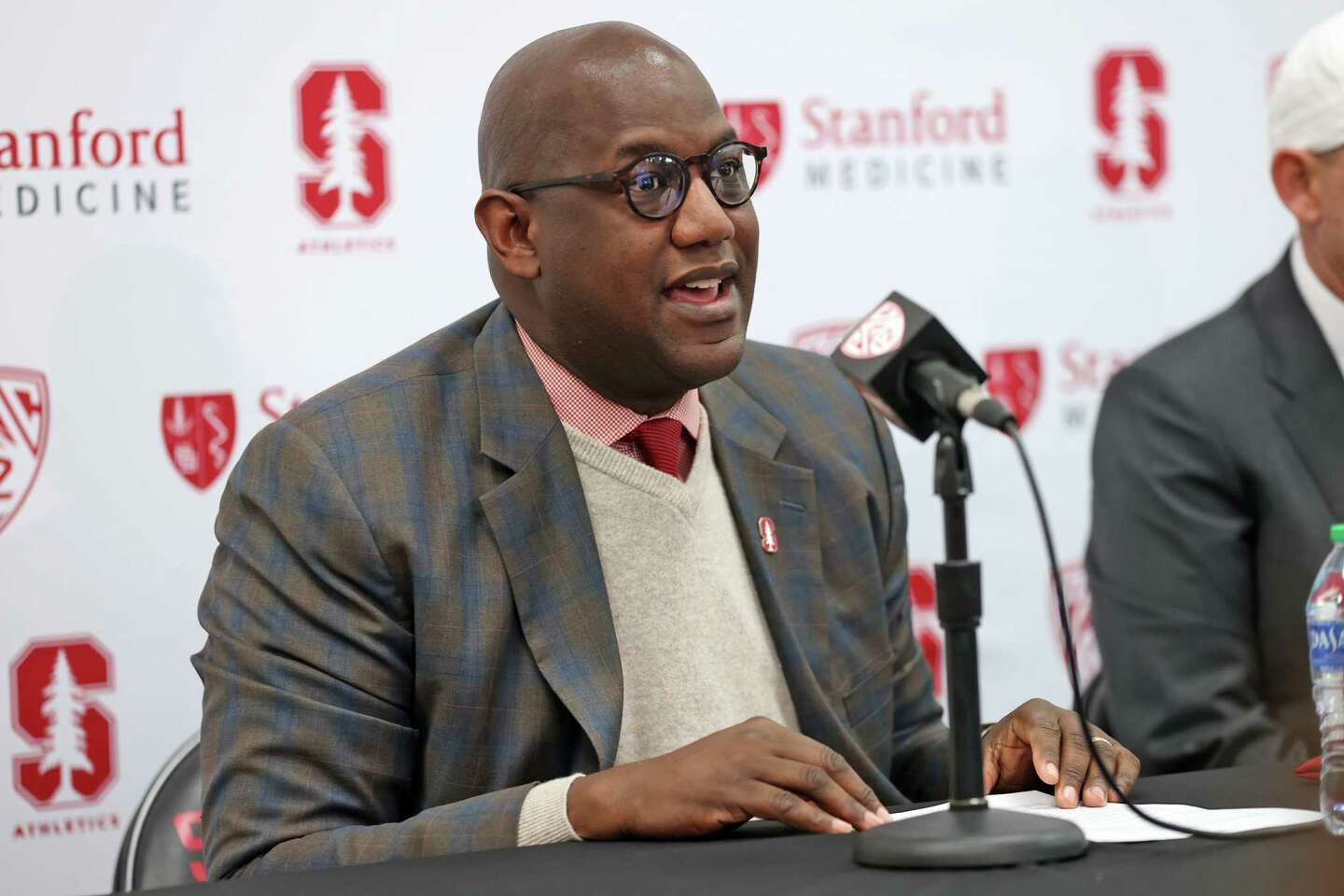 Bernard Muir will step down as Stanford AD at end of school year