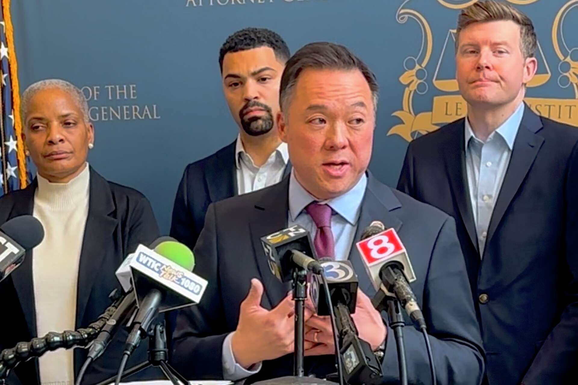 5 takeaways as top CT Democrats look back on Trump's first month