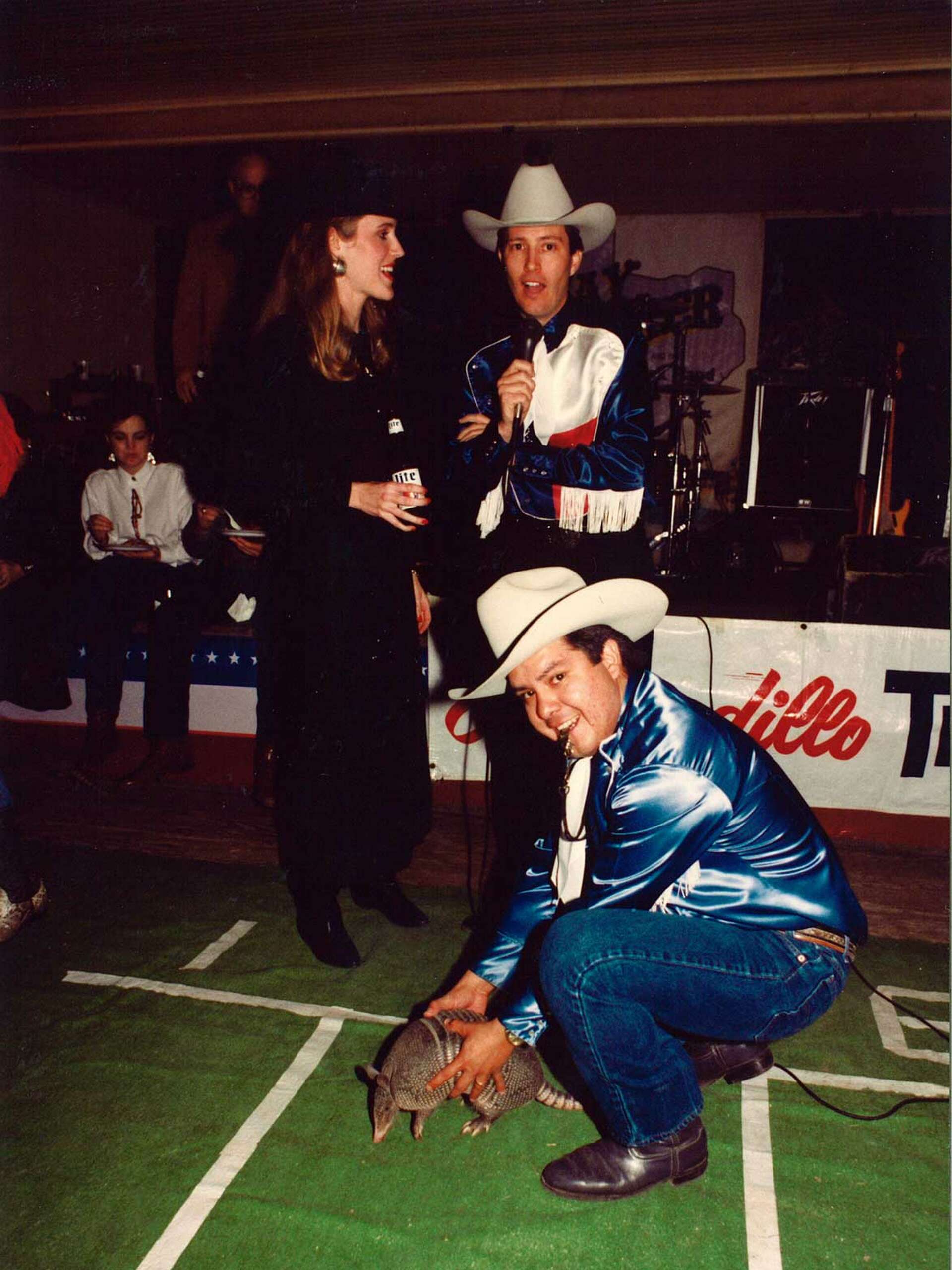 Gruene Hall's armadillo races kick off Texas Independence Day