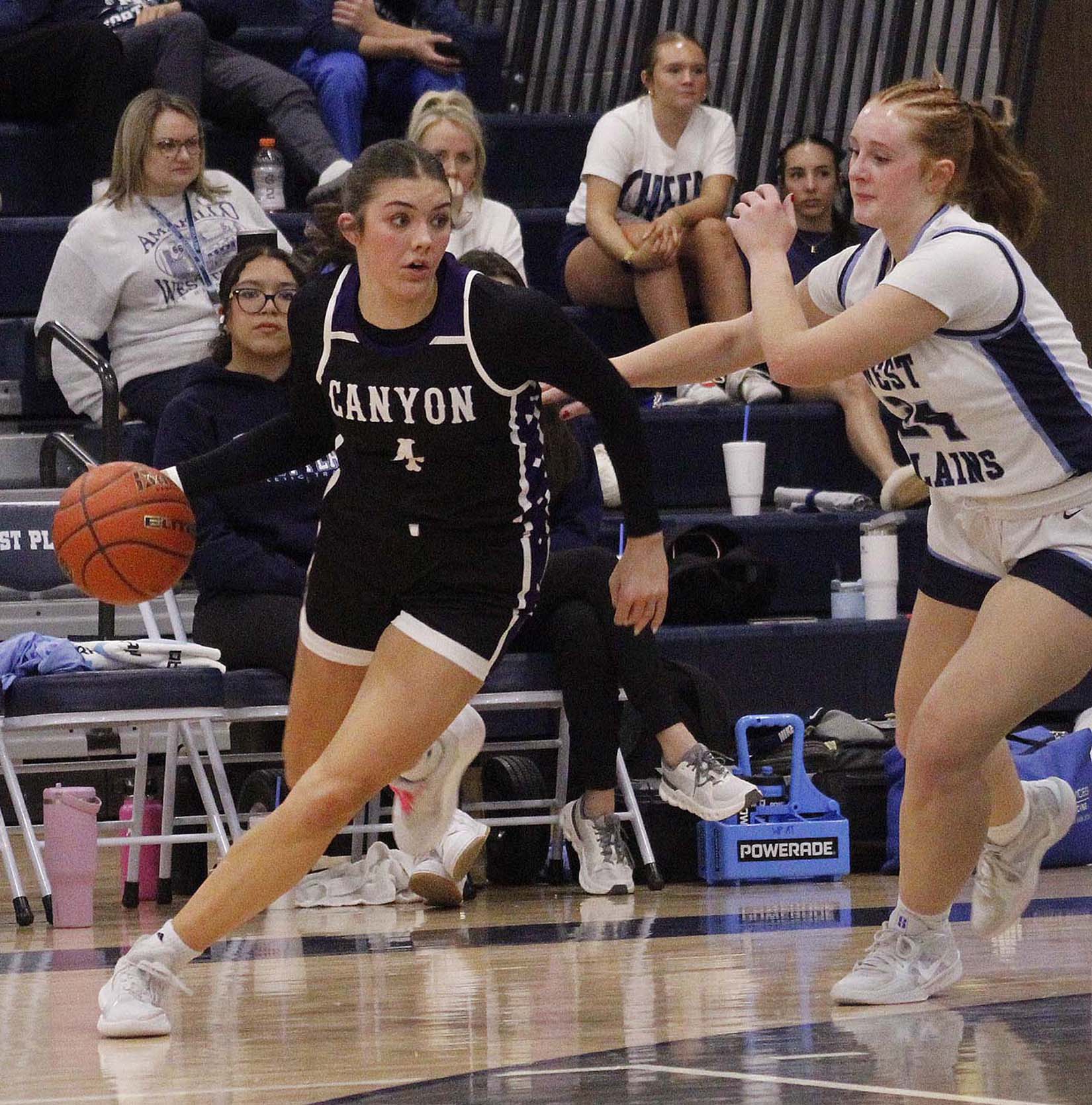 Decatur takes down No. 5 Canyon 42-37 in 4A Regional Finals