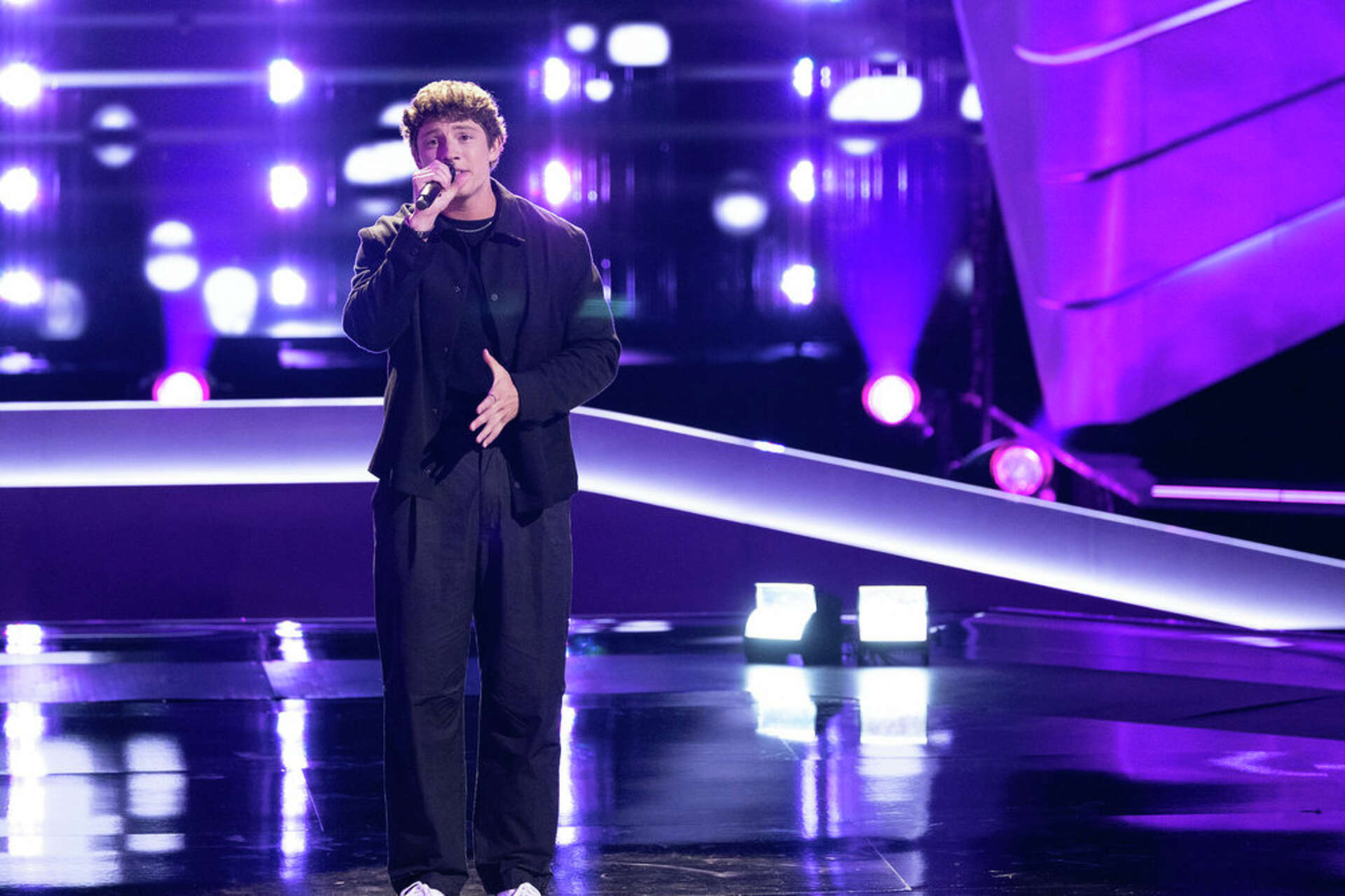 Sports, faith may give Britton Moore an edge on 'The Voice'