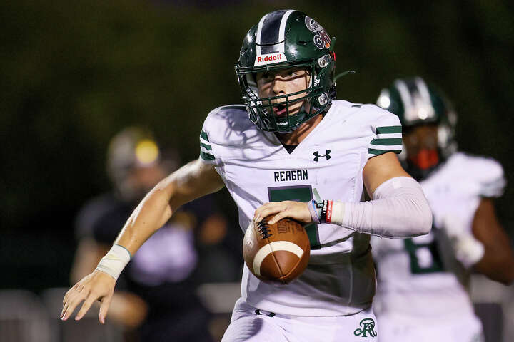 Sports, faith may give Britton Moore an edge on 'The Voice'