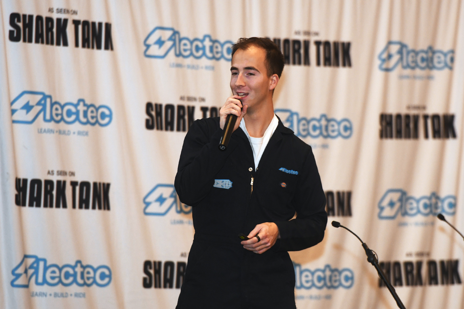 "Shark Tank" contestant visits South Windsor to advocate for STEM