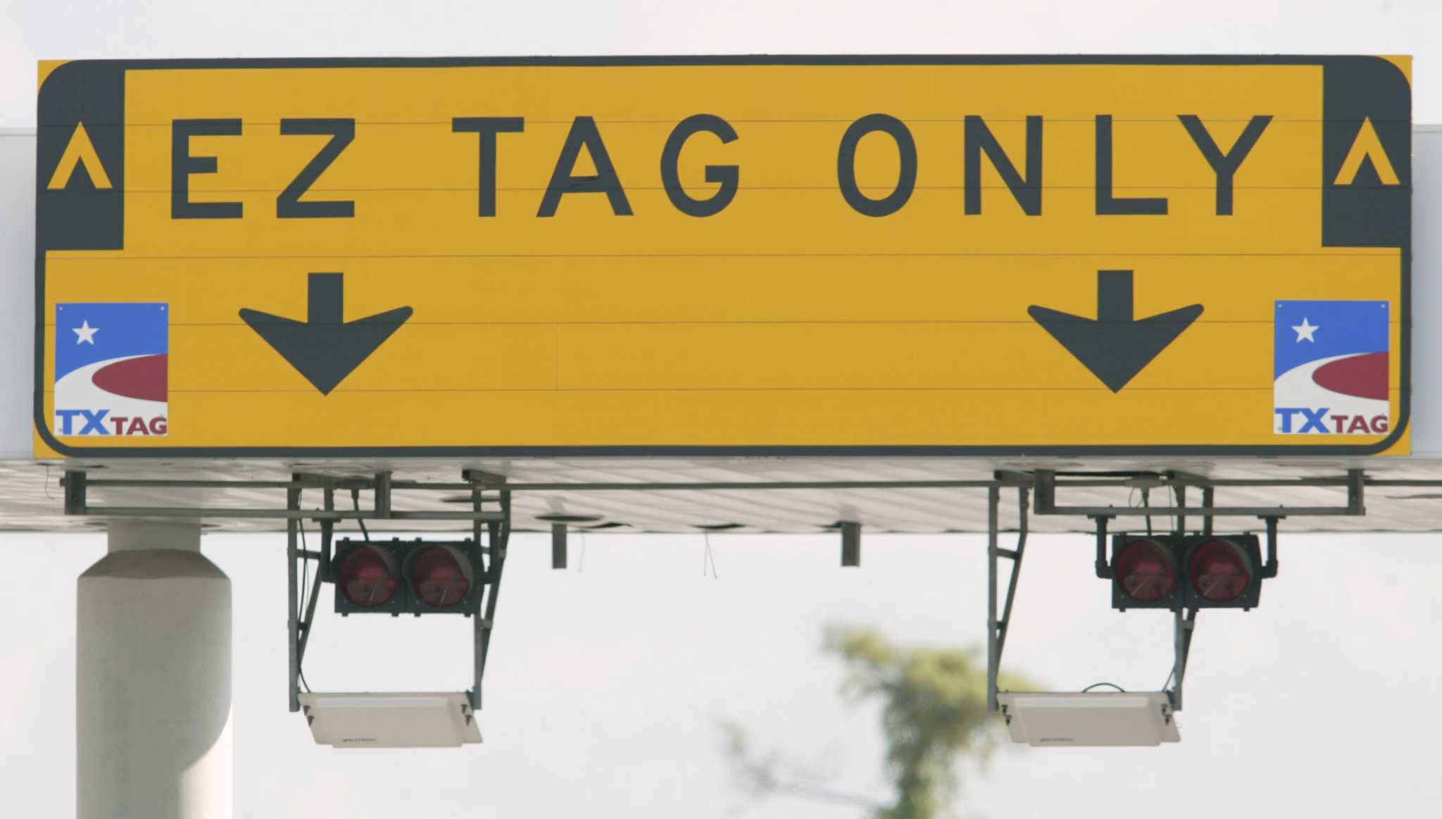 That text message claiming you owe a TxTag late fee? It's a scam.