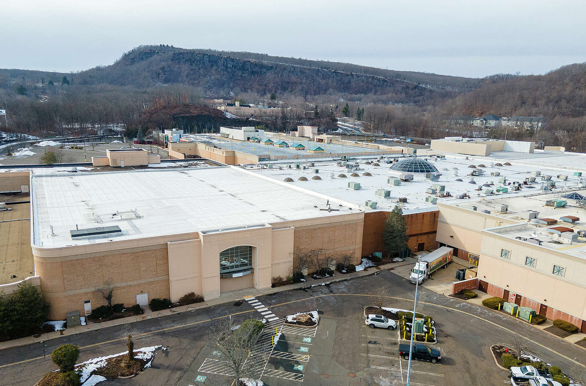 Recreation, office centers considered for Meriden Mall revitalization