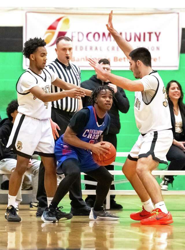 Holy Cross, WCA secure rematch for Naugatuck Valley League boys title