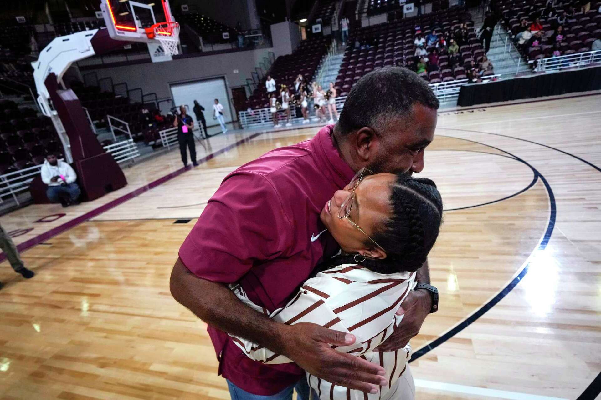 Basketball: Summer Creek overcame early struggles to reach state final