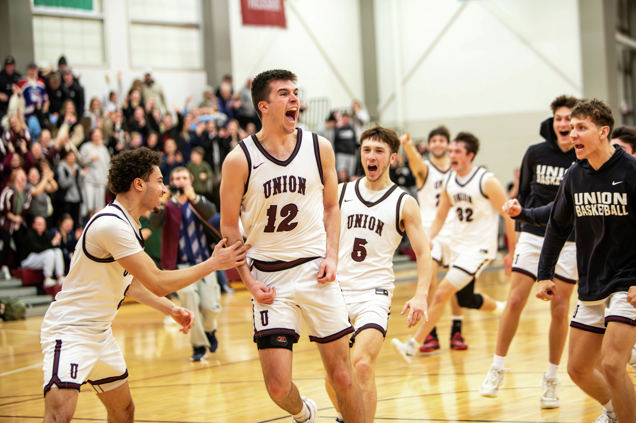 Union's Garside hits third buzzer beater of the season
