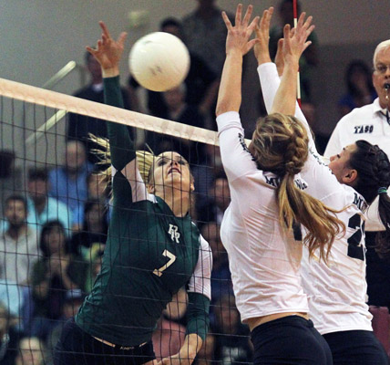 Reagan volleyball comes up short again