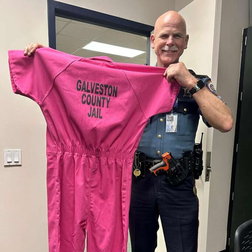 UH professor says Galveston jail pink uniforms can cause humiliation