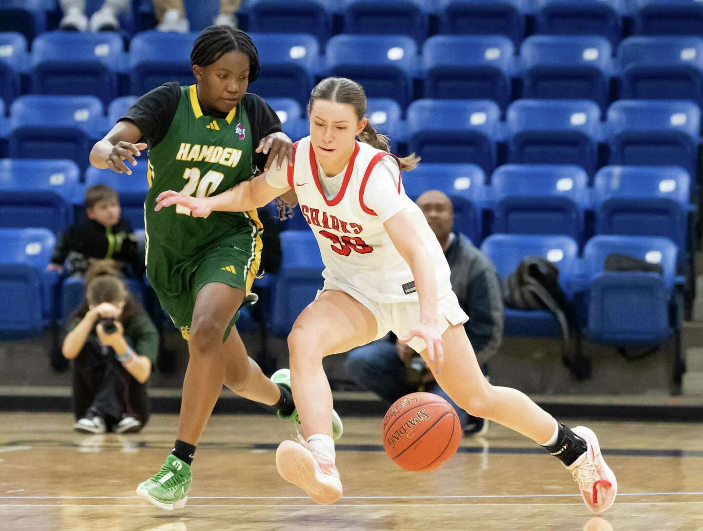 Sacred Heart Academy beats Hamden for SCC girls basketball title
