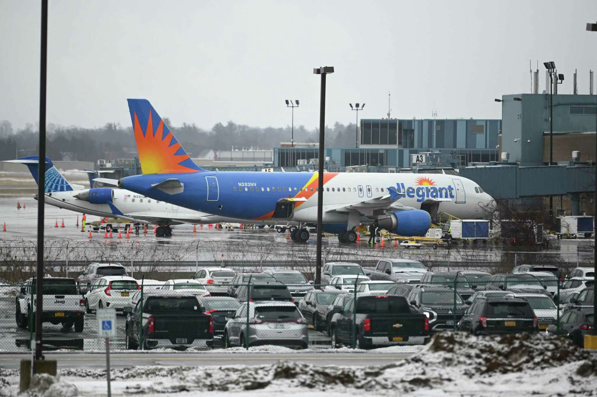 Albany airport has room to improve 'on-time' performance, data shows