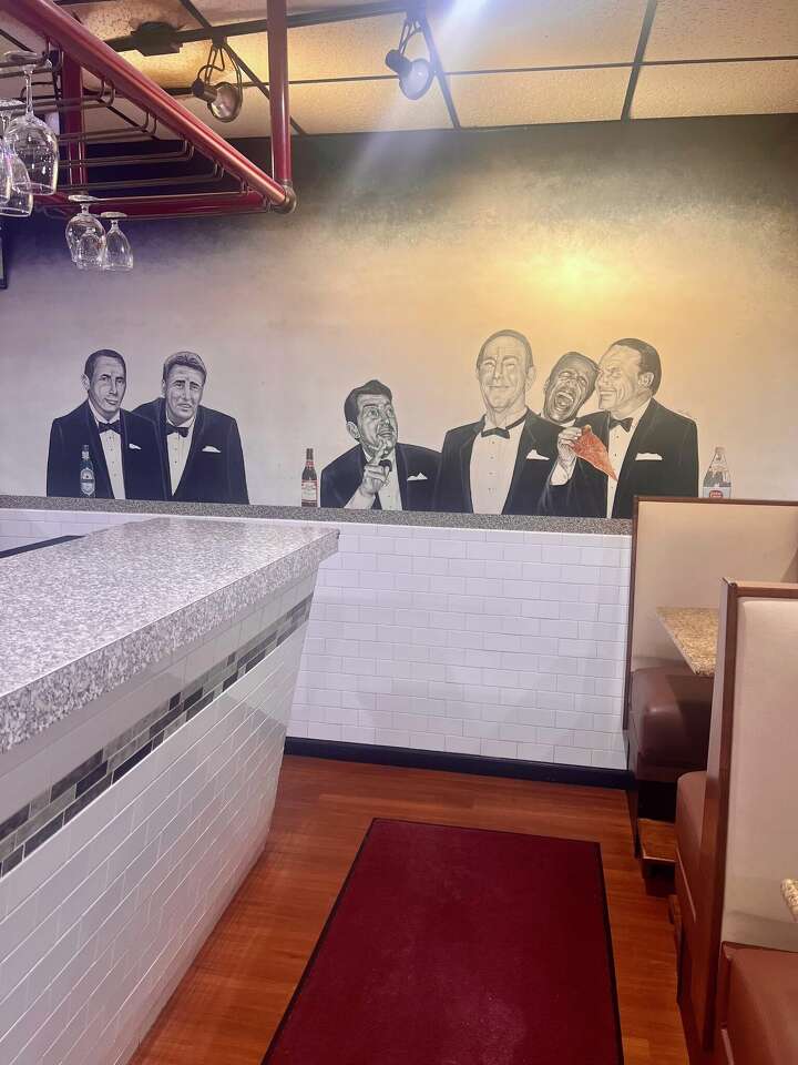 Grand Apizza in Clinton moving to East Main St. building, adding a bar