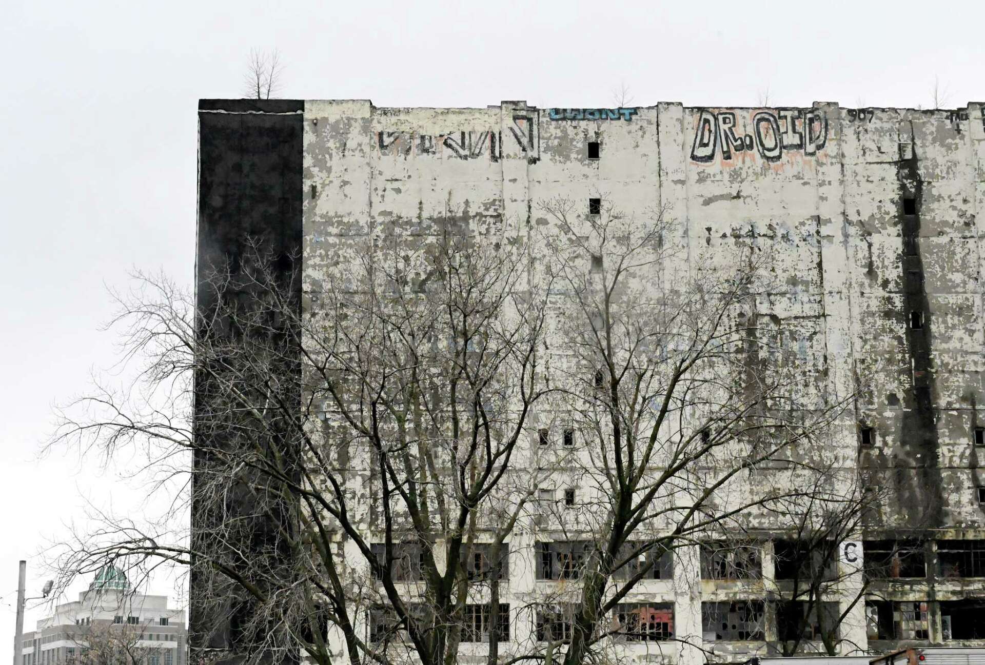 Jackson Demolition threatens lawsuit over Central Warehouse bid