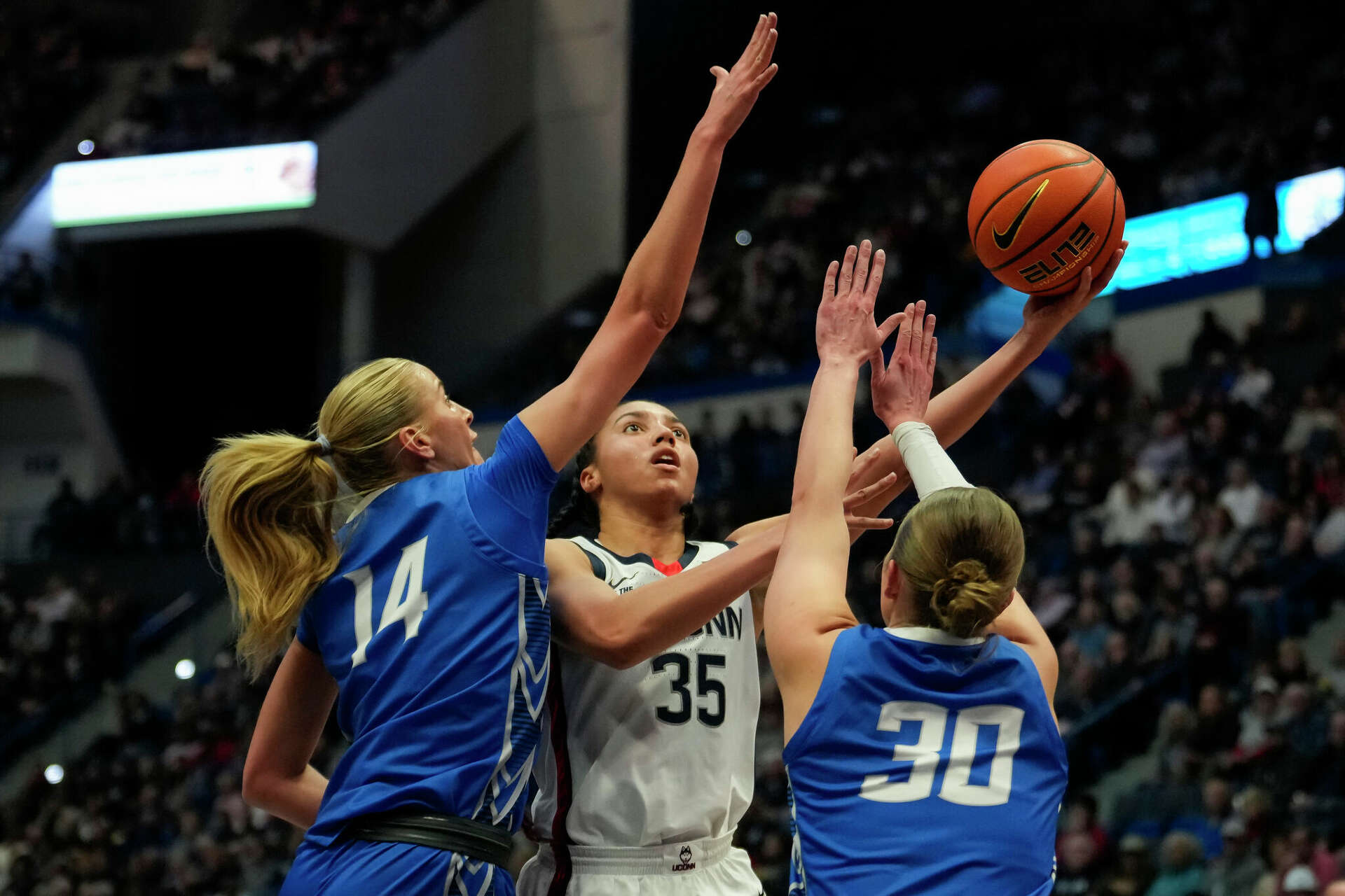 UConn women basketball beats Creighton for Big East title