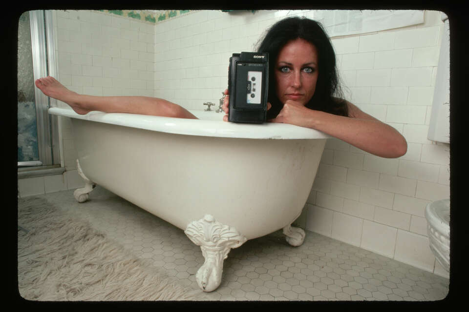Grace Slick talks LSD plot against Nixon, Jim Morrison affair