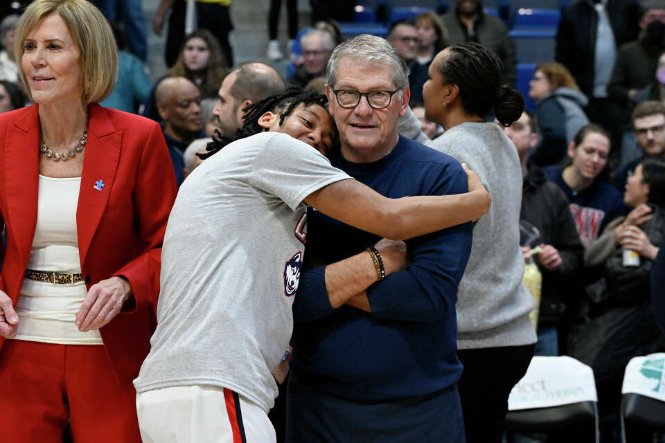 KK Arnold provides energy off the UConn women's basketball bench