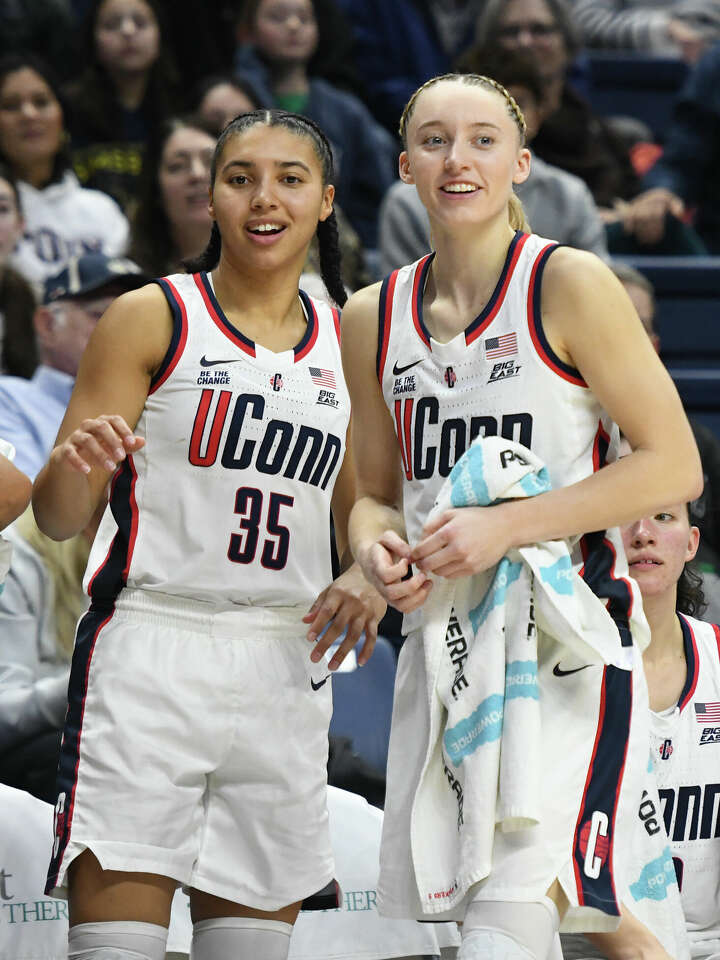 Best friends Paige Bueckers, Azzi Fudd have one last game together