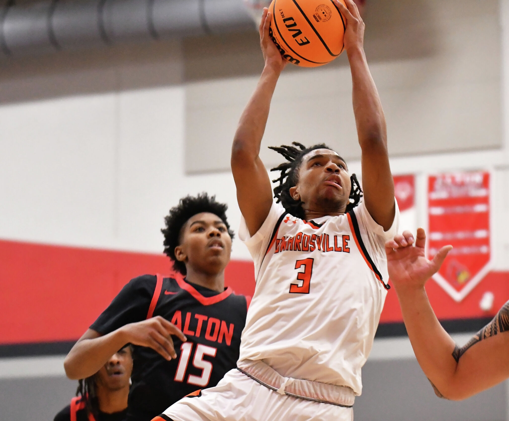 Edwardsville travels to Alton for Class 4A regional championship game