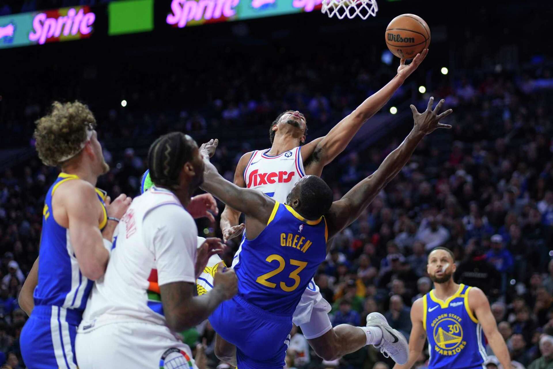 Warriors’ Steph Curry says his first dunk in 6 years will be his last