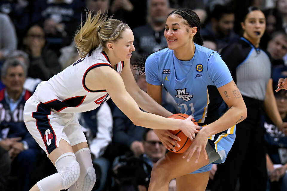 Paige Bueckers, UConn women's basketball leads Marquette at halftime