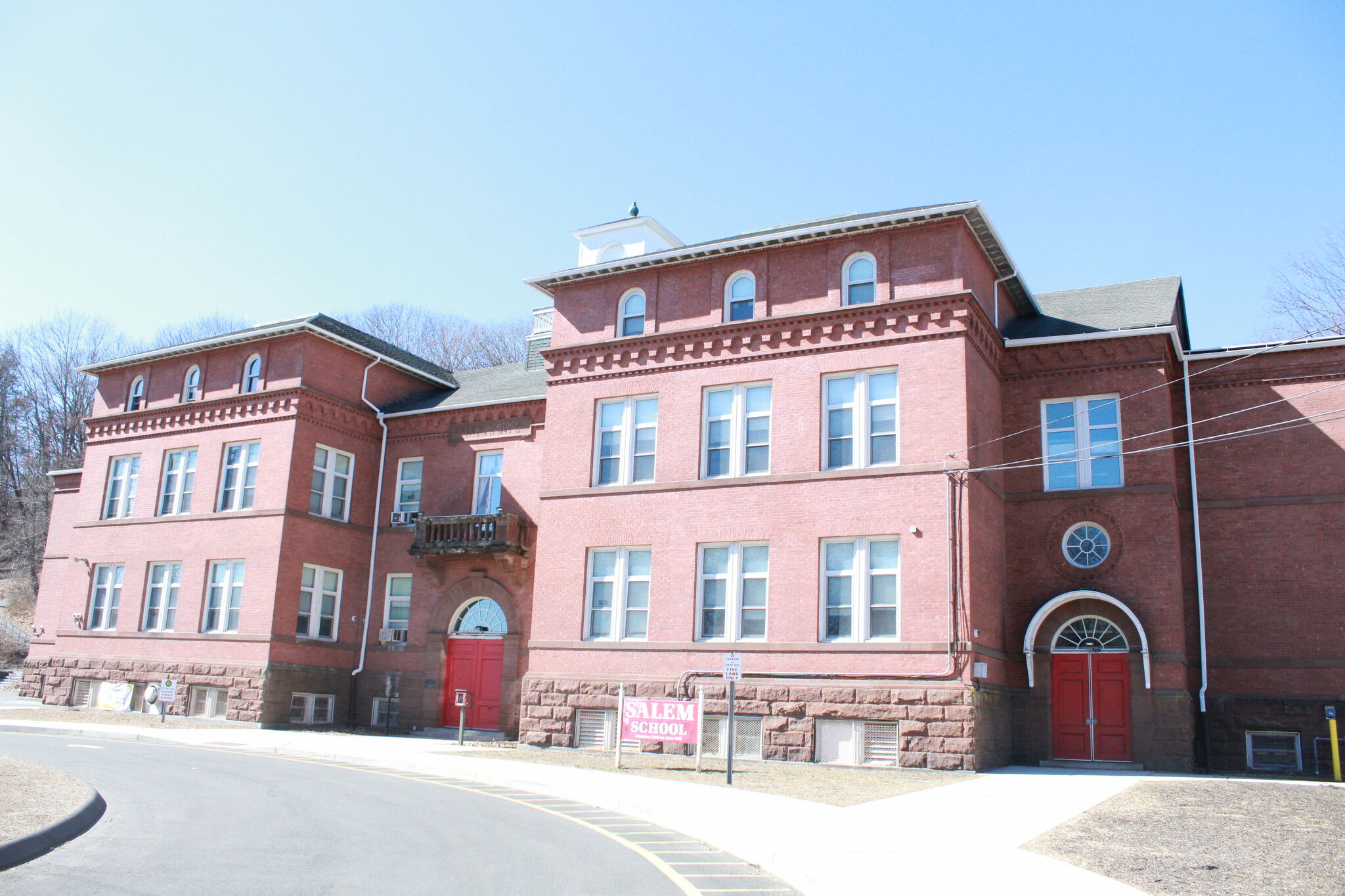 Naugatuck school budget poses school closure, fewer teachers