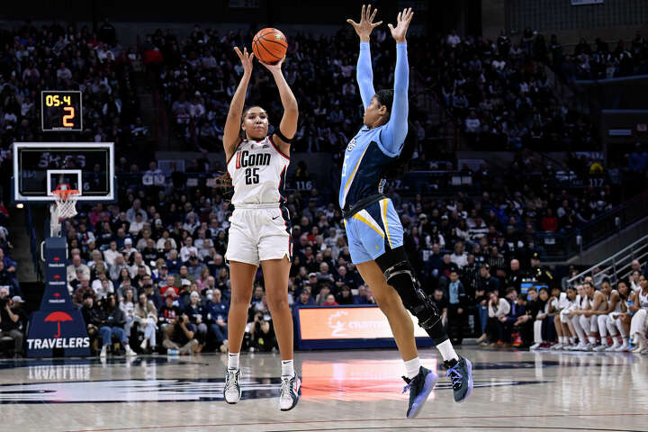 Ice Brady returns with 'fantastic' performance for UConn women