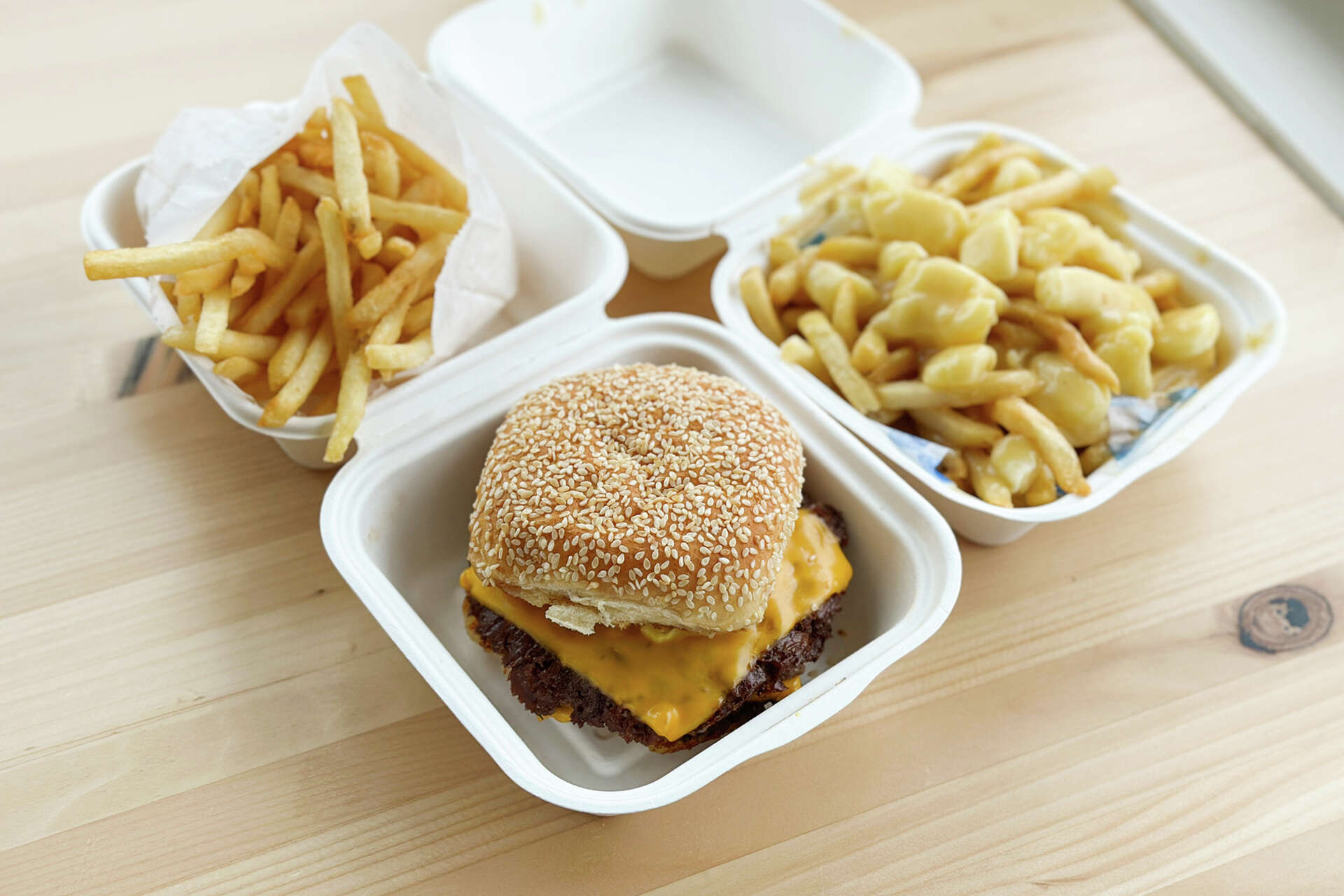 'The Bear' actor's Calif. burger shop draws crowds, but not for food