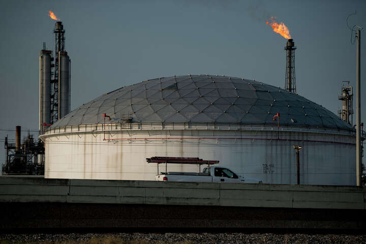Shell exploring sale of major Texas chemicals plant
