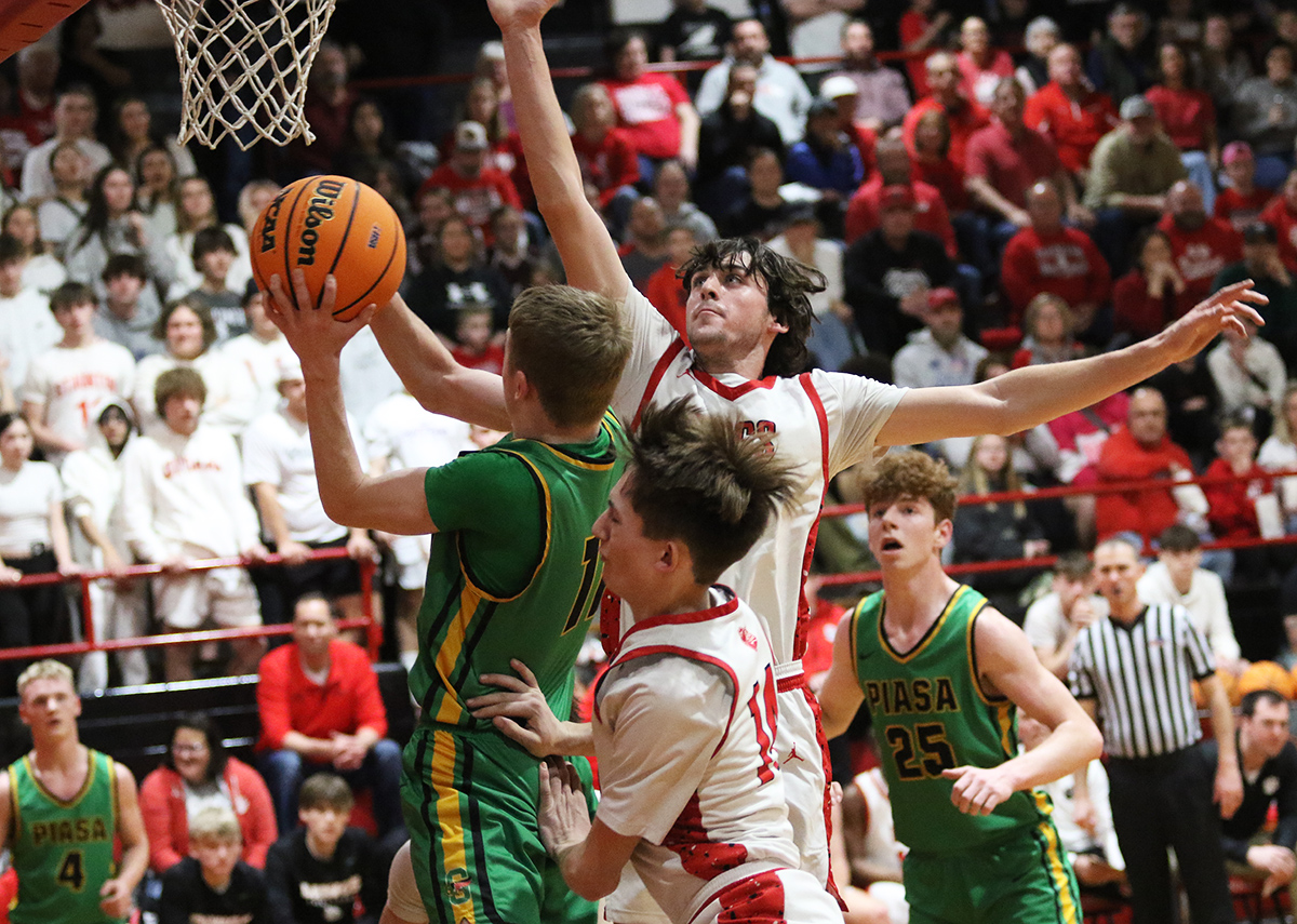 Hurdles get higher for Staunton boys basketball in 2A sectional