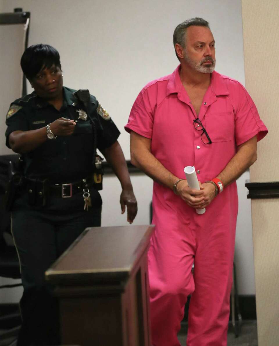 Former HPD supervisor accused of sexually assaulting child bonds out